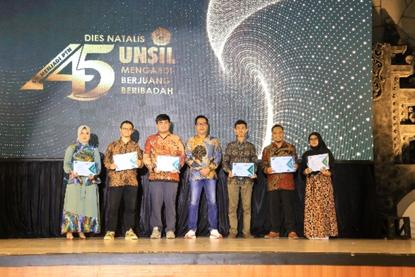 Gemerlapnya Malam Puncak Dies Natalis Unsil Ke 45 – Website Universitas ...